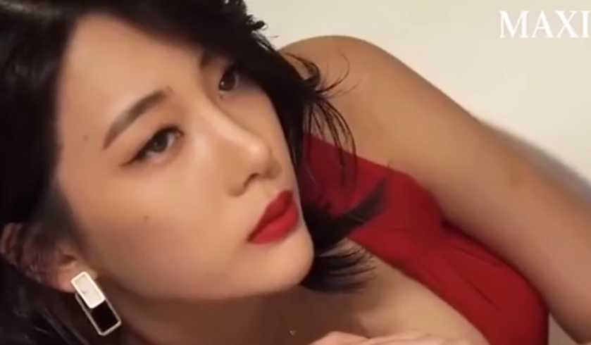 穿上JK制服背心裙的小姐姐格外抢眼迷人写真图片-mm171美女图片