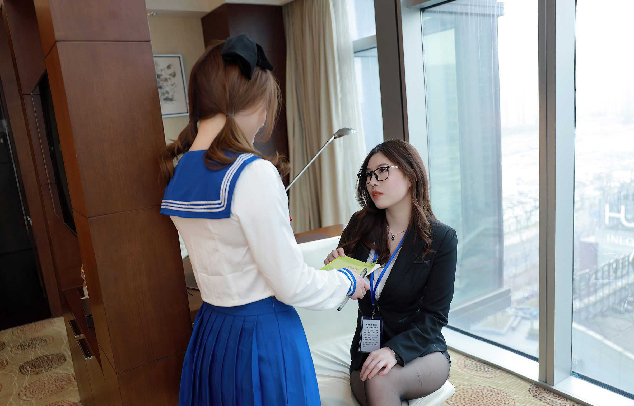 优优美图爱蜜社黑丝臀控福利萌奈子丝袜美臀性感镂空吊带风骚大胸-mm171美女图片