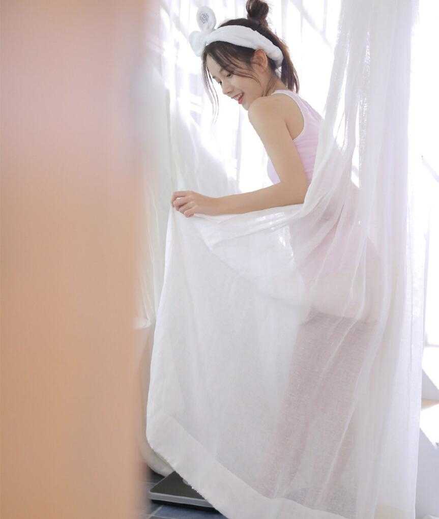 卷发性感美女美昕Yumi花色比基尼写真-mm171美女图片