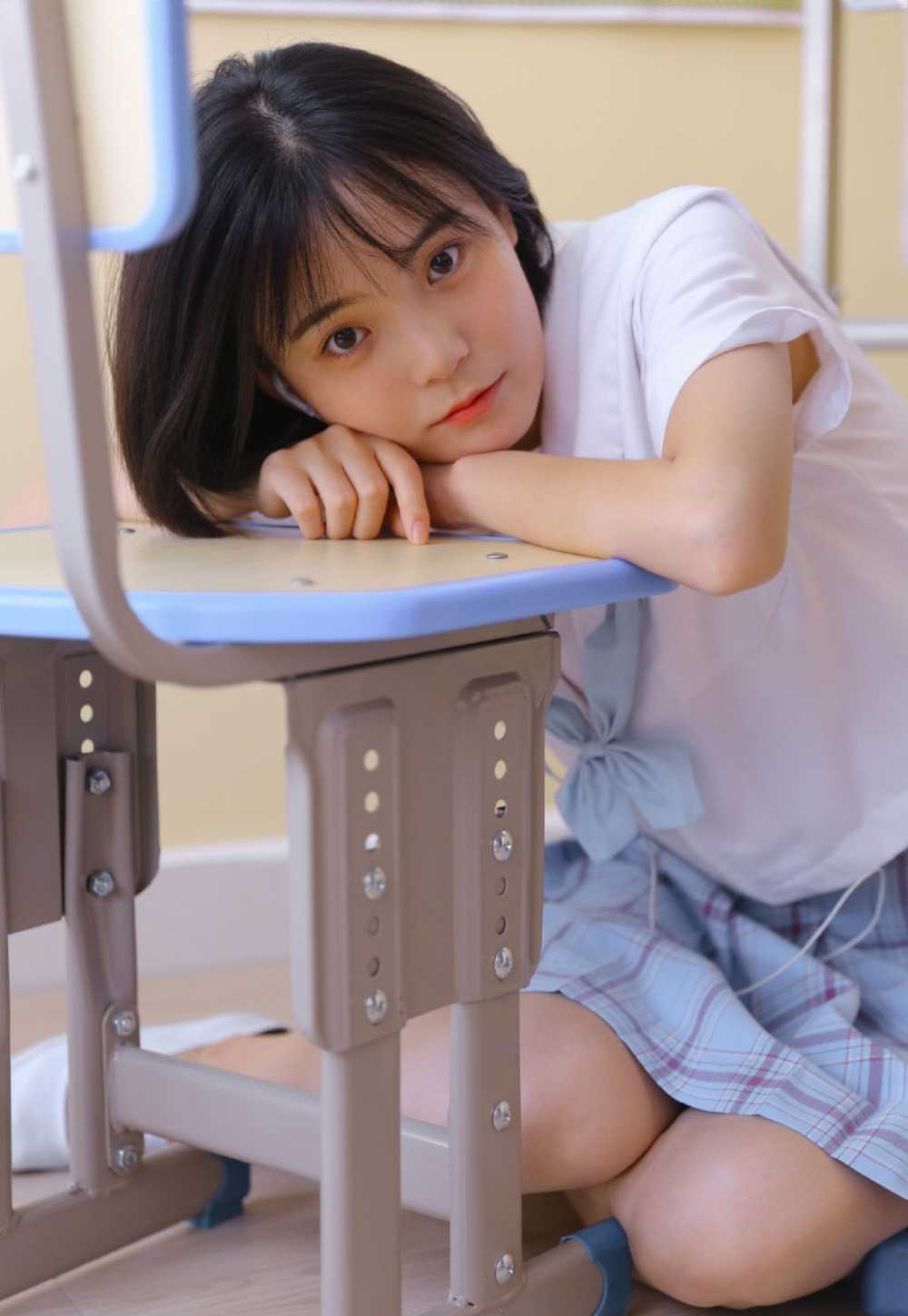 jk制服美女学生妹清新可人教室写真图集-mm171美女图片