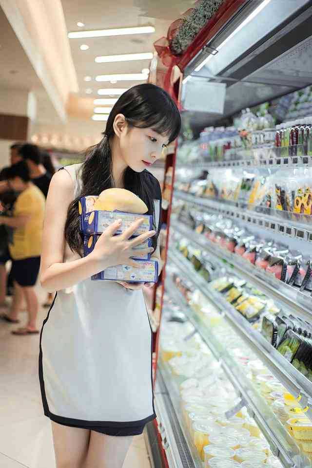 绝色丰满尤物美女内衣大胸人体写真 - 第 2 页-mm171美女图片