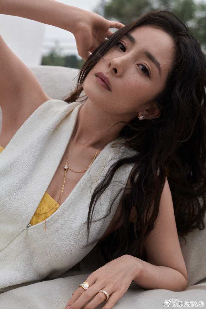 杨幂费加罗6月刊封面性感又慵懒写真 - 第 4 页-mm171美女图片